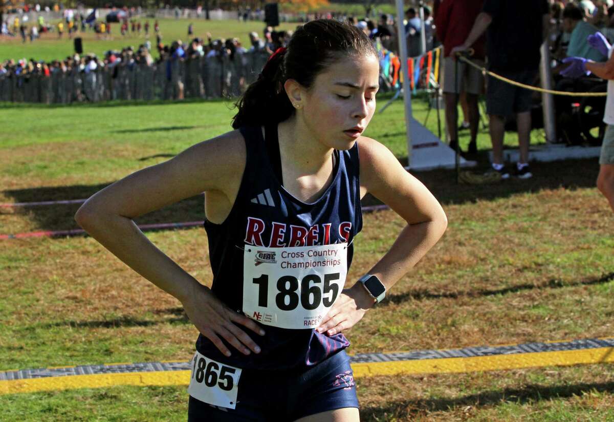 2023 CT high school girls cross country championships roundup.