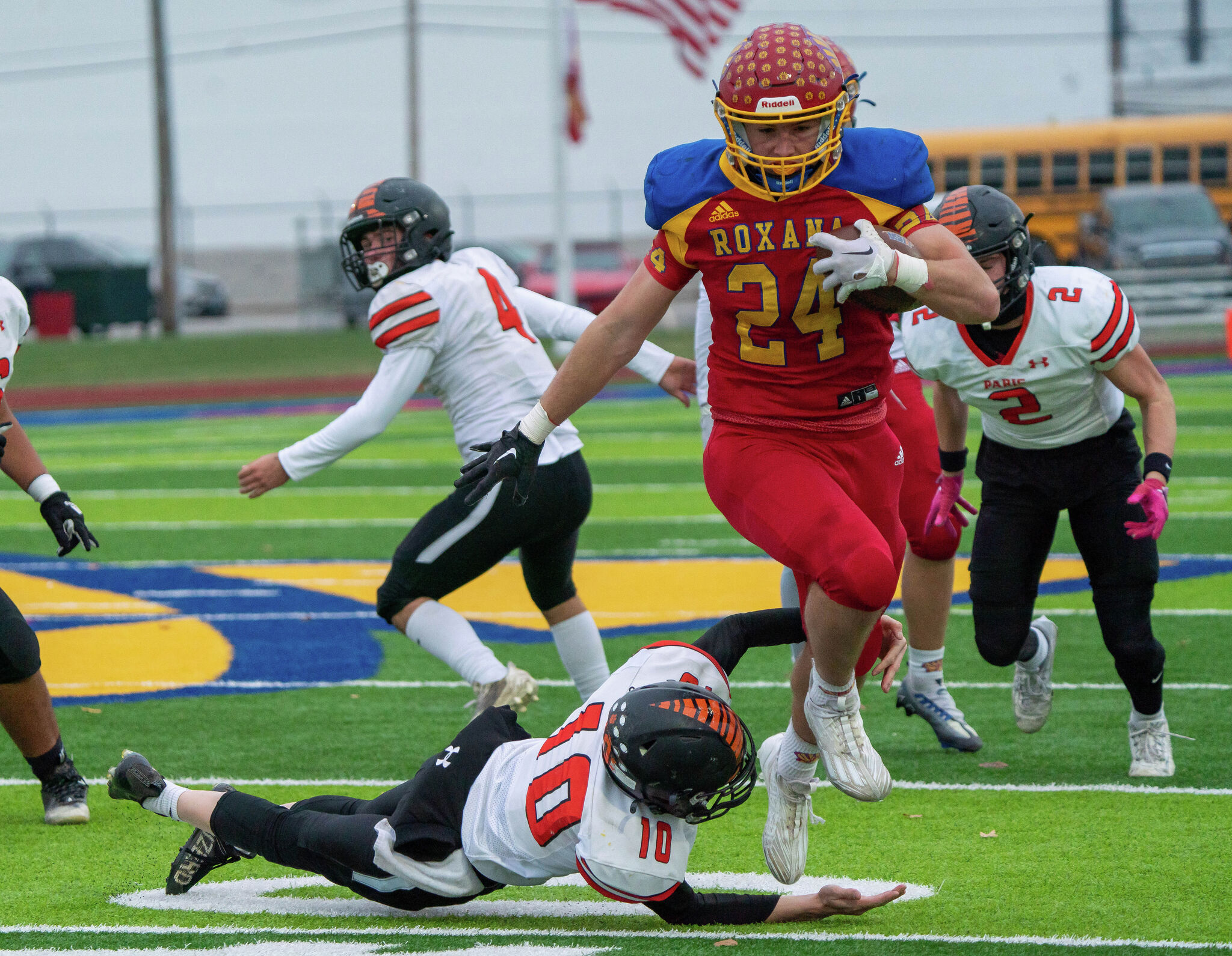 Roxana roll to 50-22 win over Paris in playoff opener