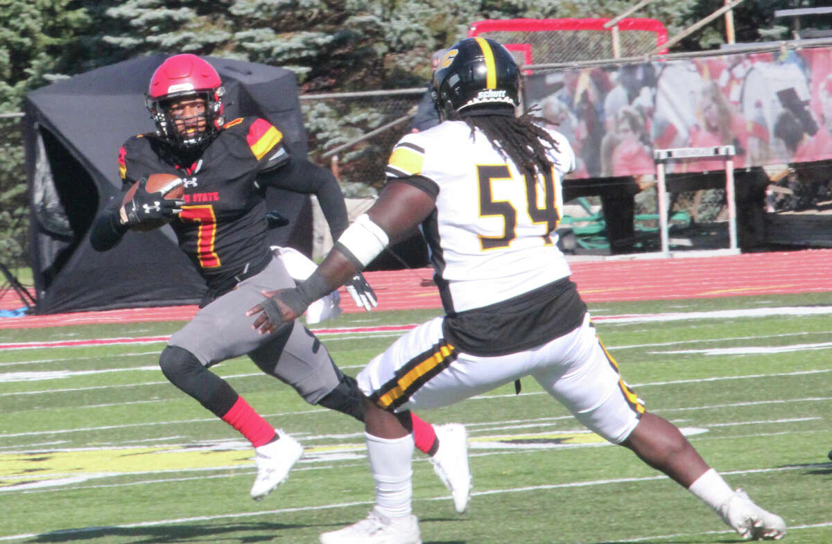 Bulldogs set for test at undefeated Davenport