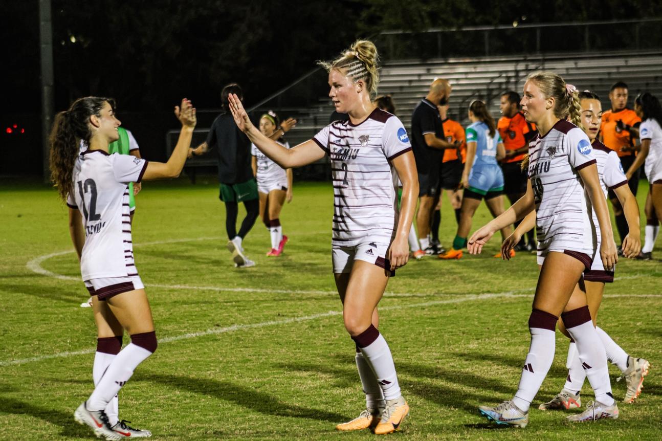 TAMIU women's soccer extends unbeaten streak