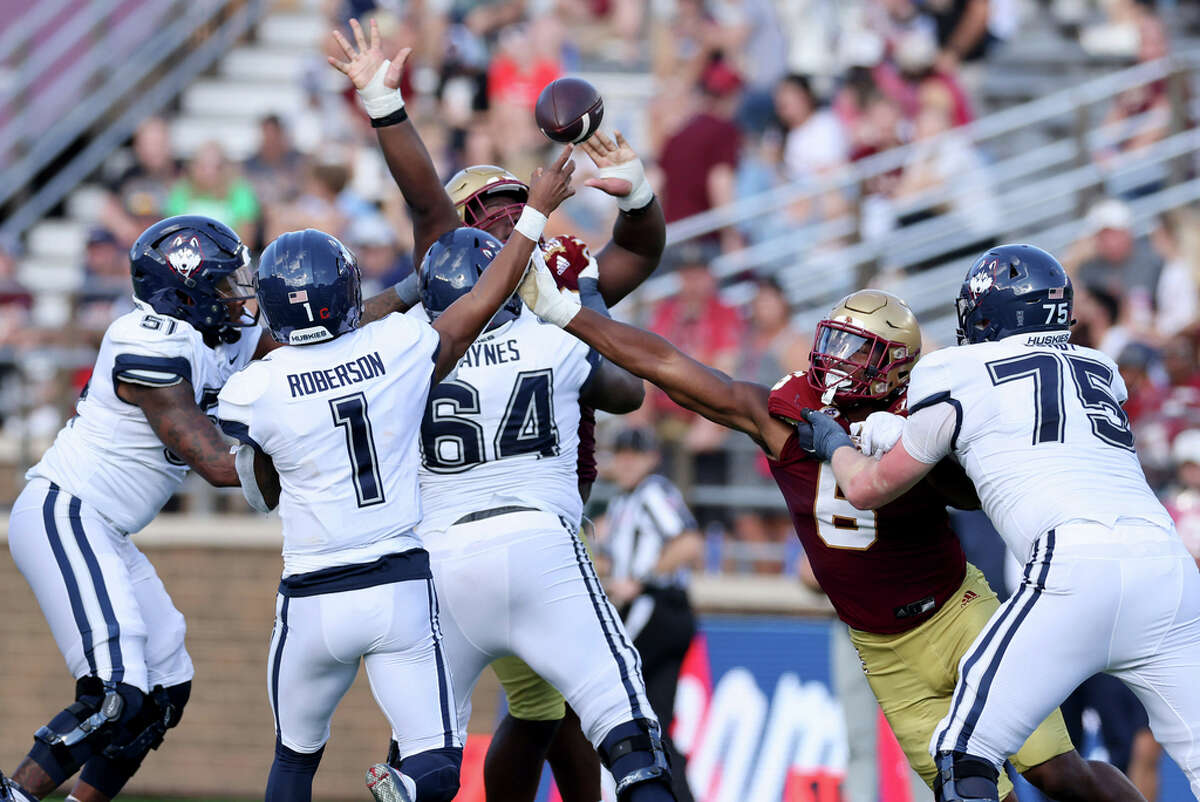 UConn football team loses to BC, eliminated from bowl consideration