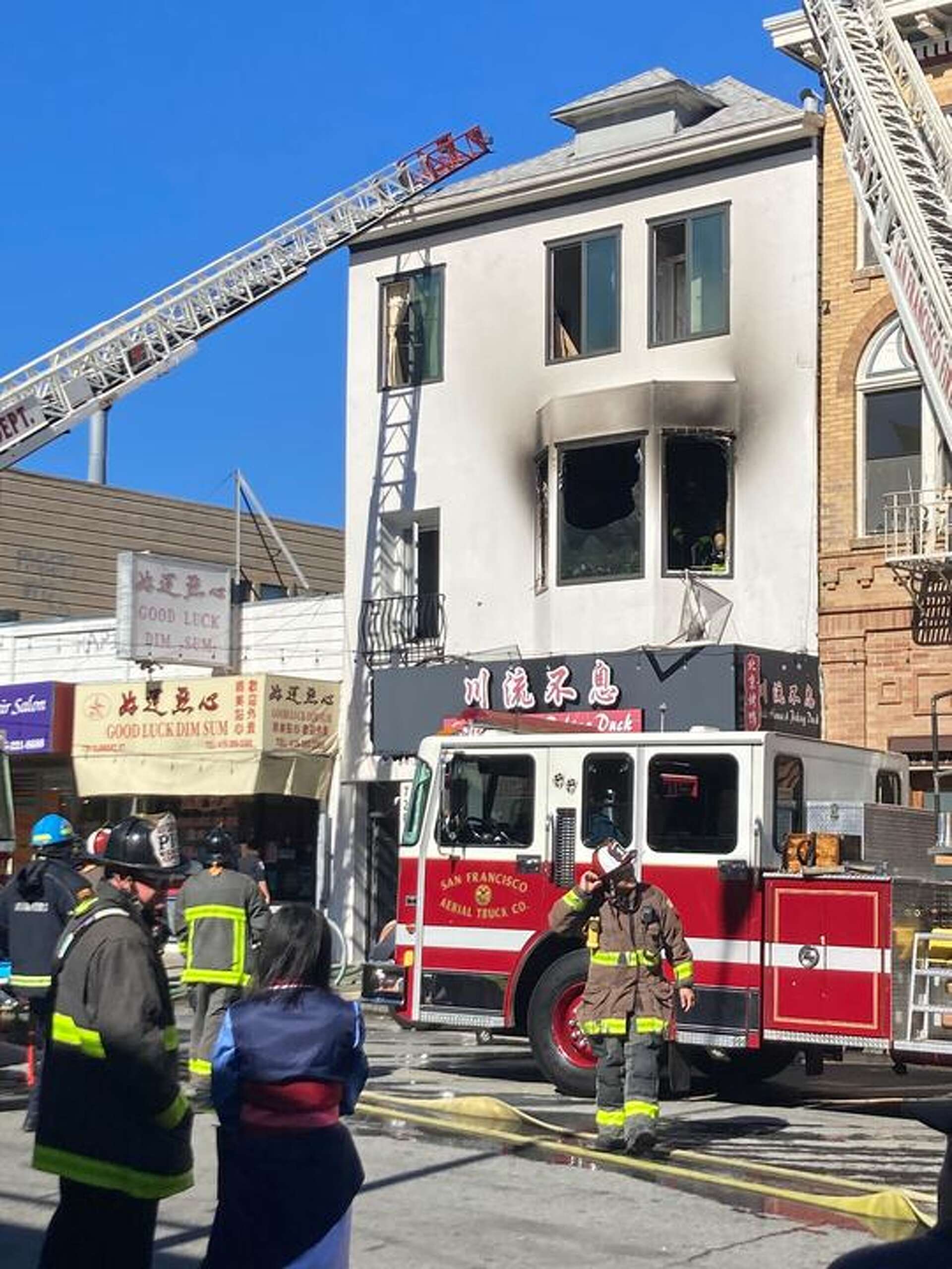 Apartment fire closes busy stretch of SF’s Clement Street