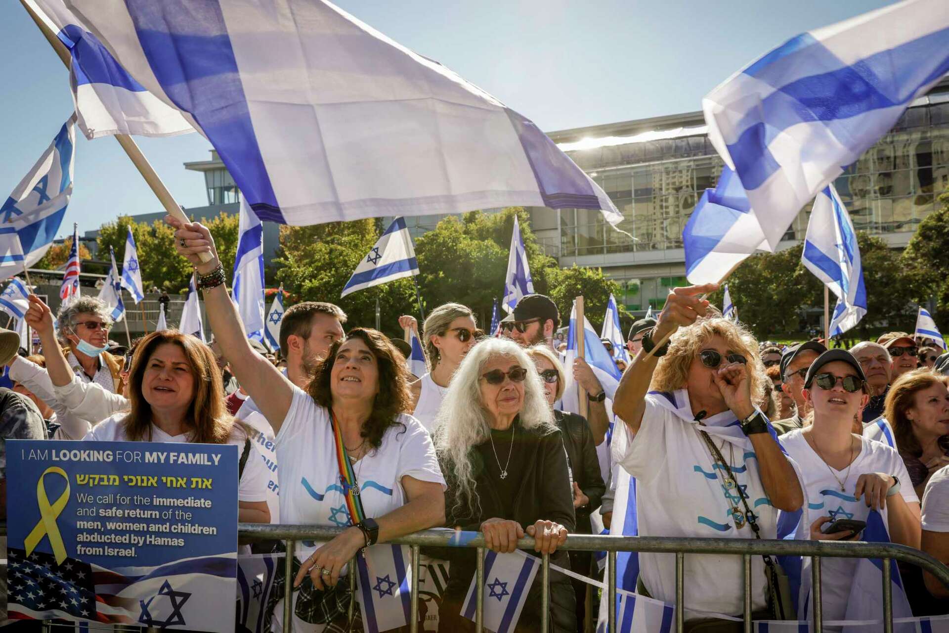 Crowd at S.F. pro-Israel rally finds unity amid despair