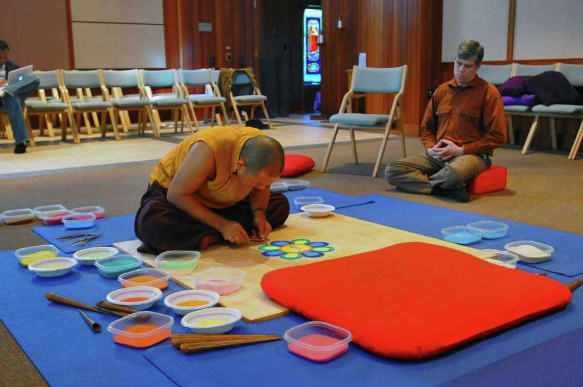 Photos: Monk creates mandala