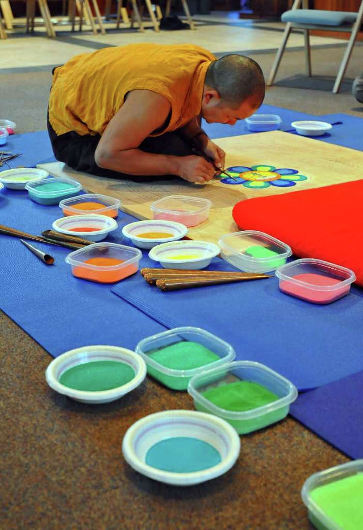 Photos: Monk creates mandala