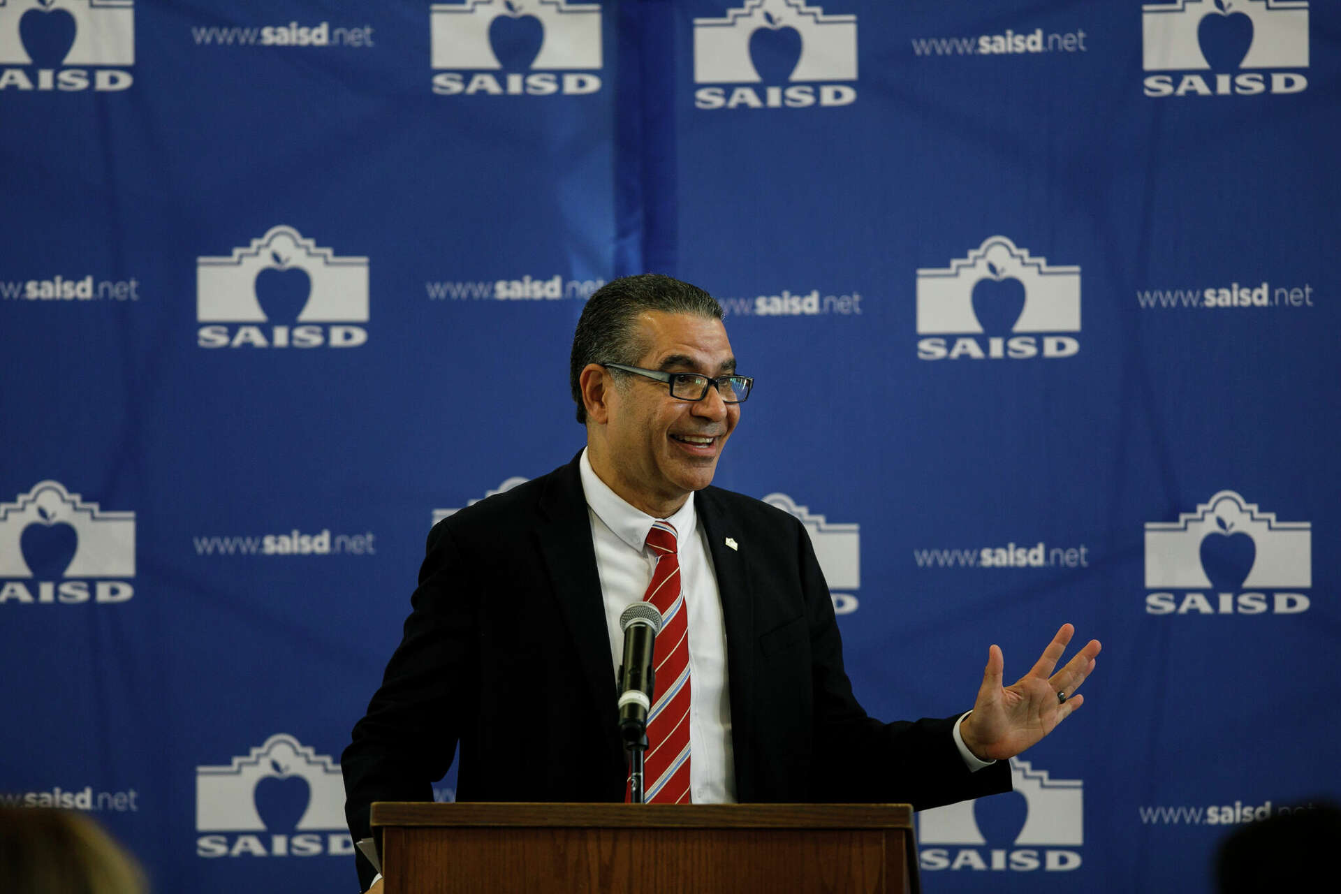 Commentary: Keep our SAISD schools open