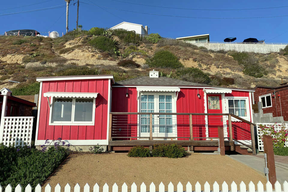 Squatters' homes now among hottest rentals in a Calif. state park