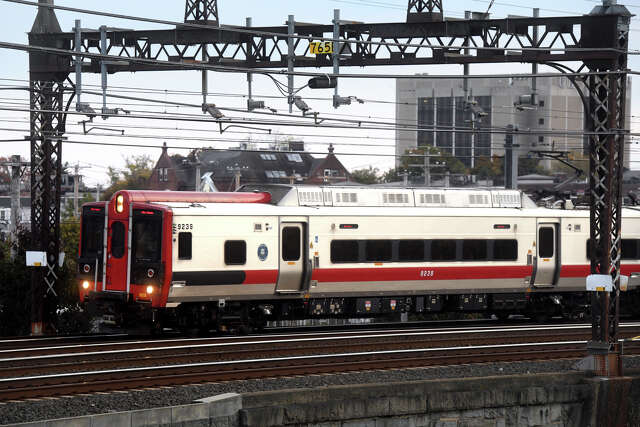 Metro-North adds New Haven line express train for the holidays