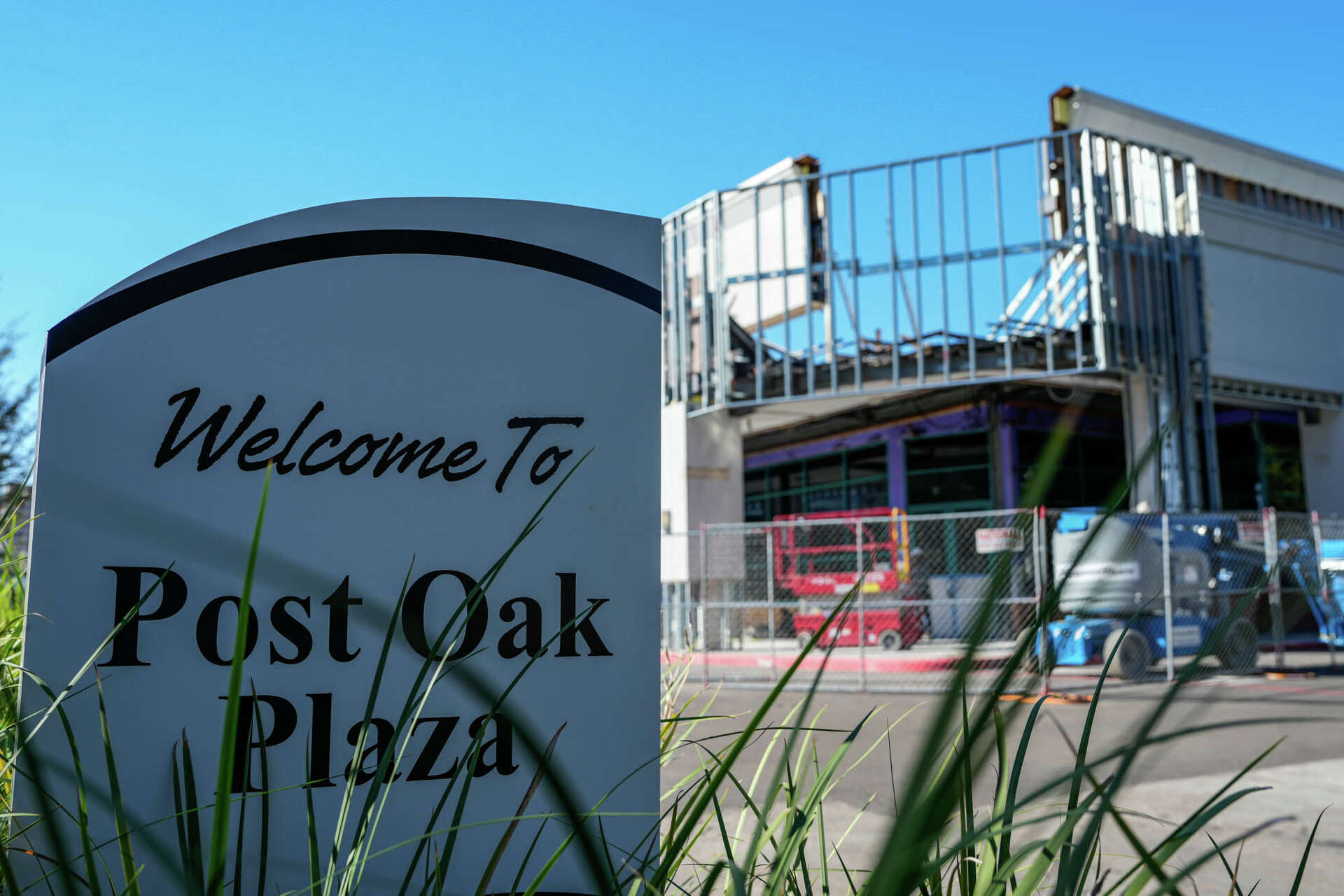 Revitalized Post Oak Plaza near Galleria adds new tenants