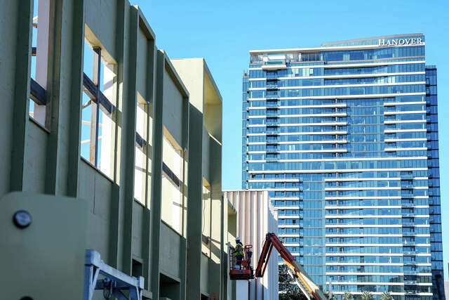 Revitalized Post Oak Plaza near Galleria adds new tenants