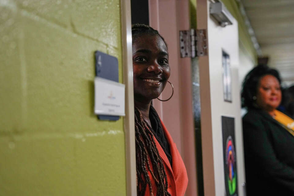 HISD Sunrise Center rollout complete with seventh grand opening