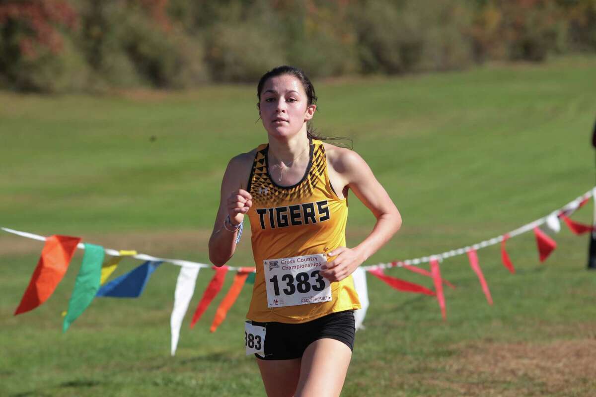 2023 CT high school girls cross country championships roundup.