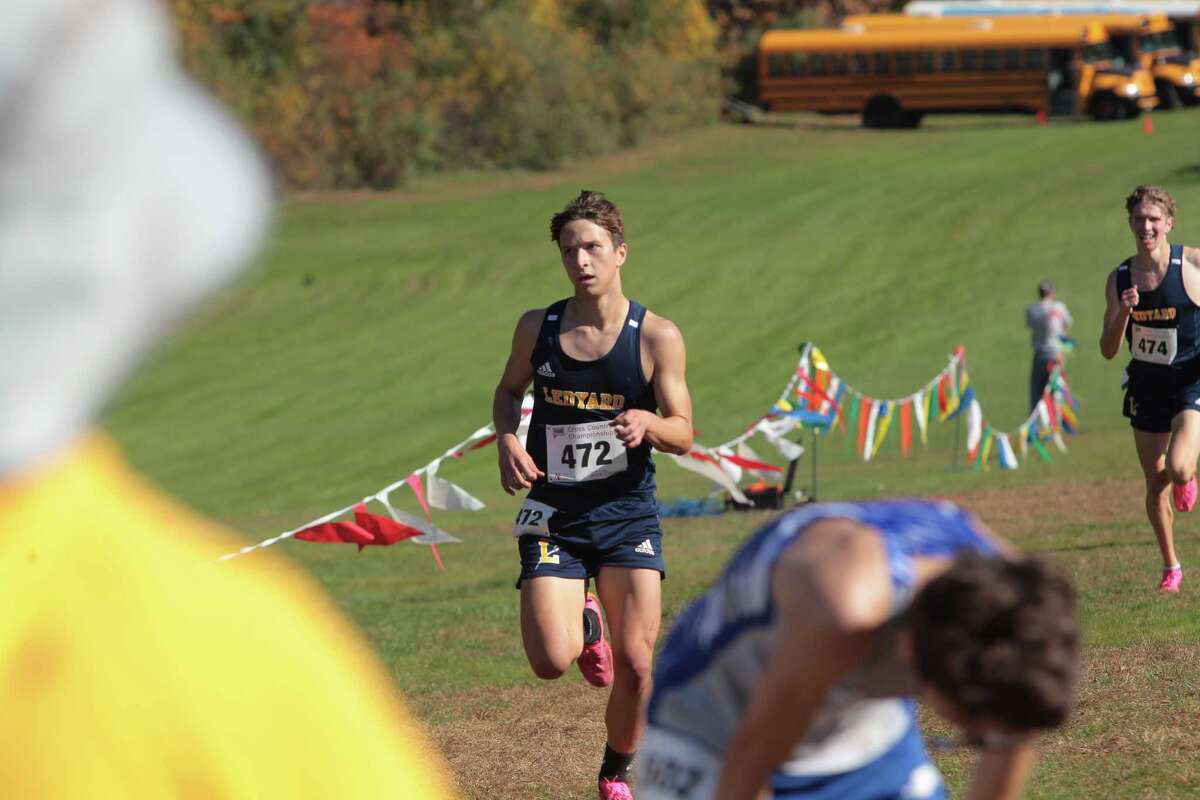 2023 CT high school boys cross country championships roundup.