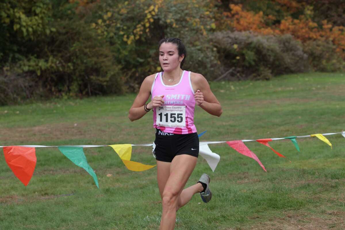 2023 CT high school girls cross country championships roundup.