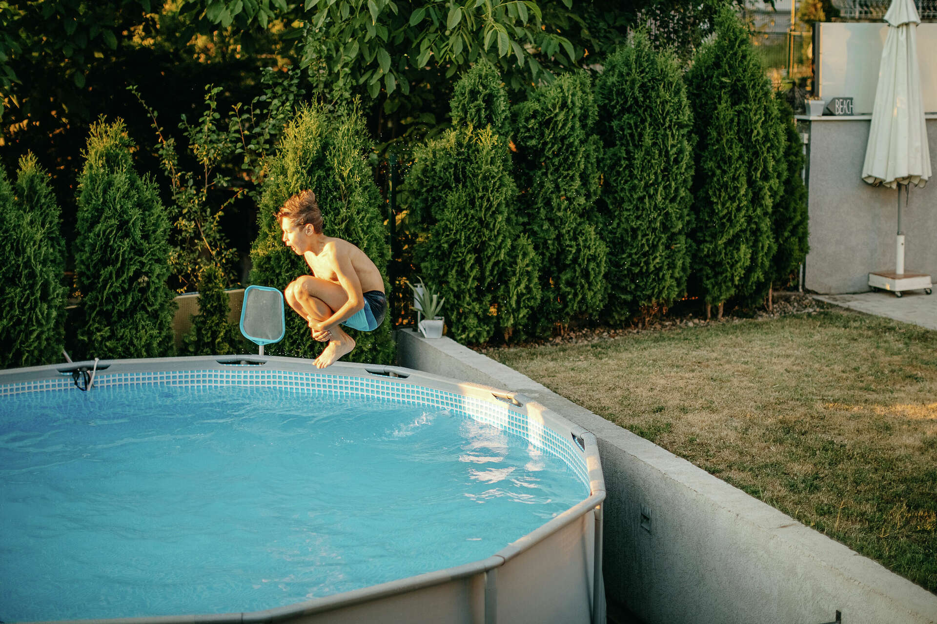 How to Prepare the Ground for an Above-Ground Pool