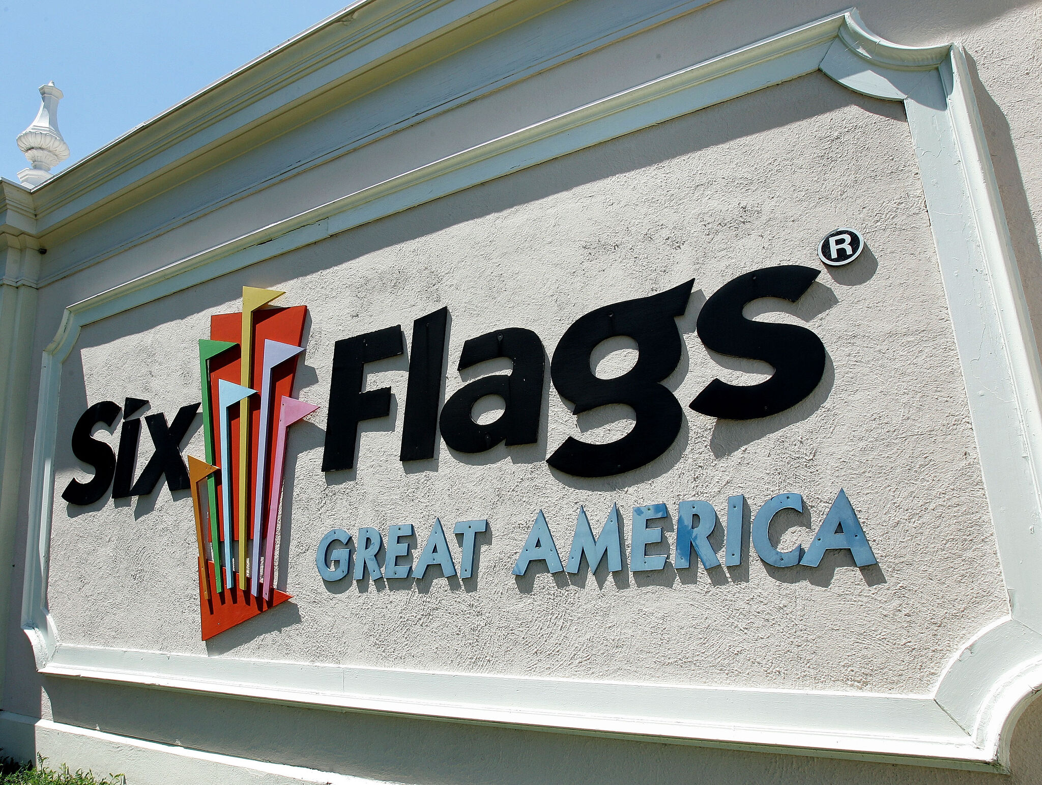 Six Flags announces merger with Cedar Fair, expands dominance