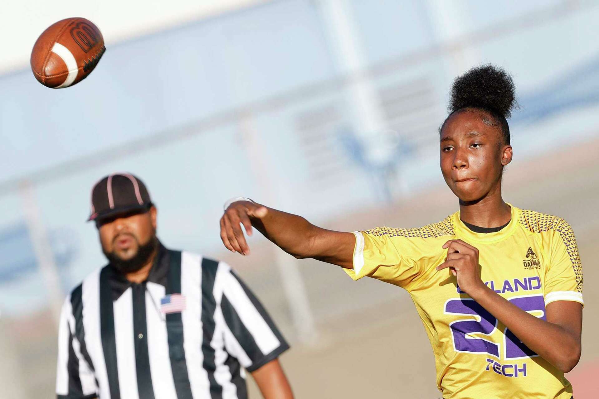 Oakland Tech QB Jhai Johnson is ‘female John Elway,’ and she can dunk