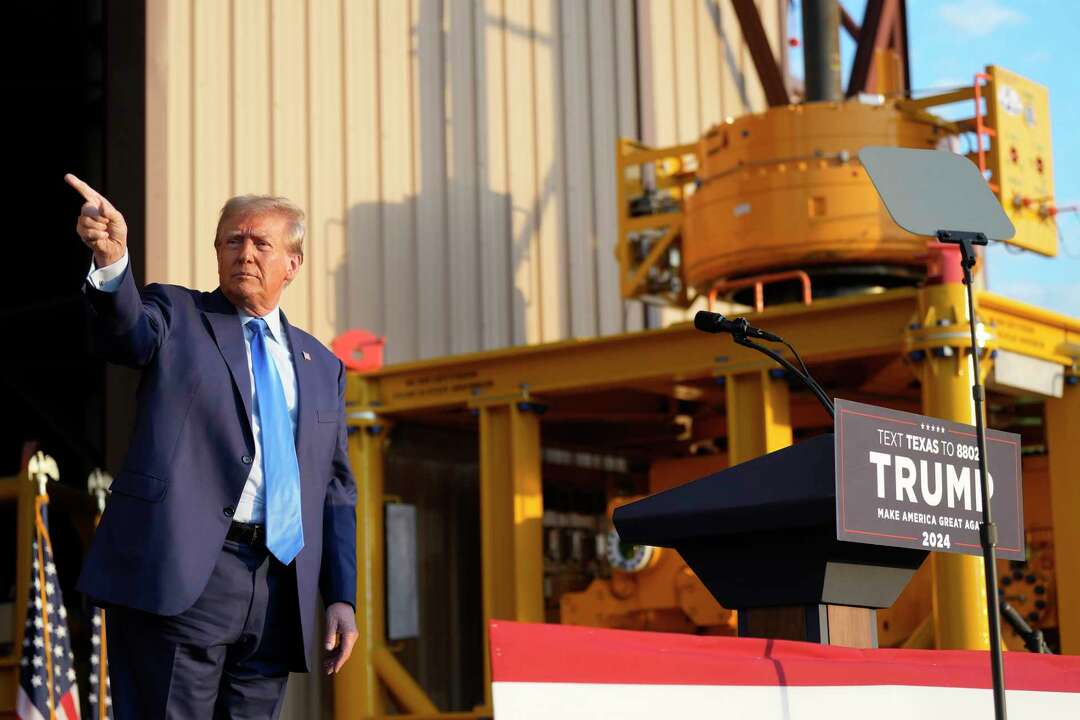 Trump supporters turn out for former president at Houston-area rally