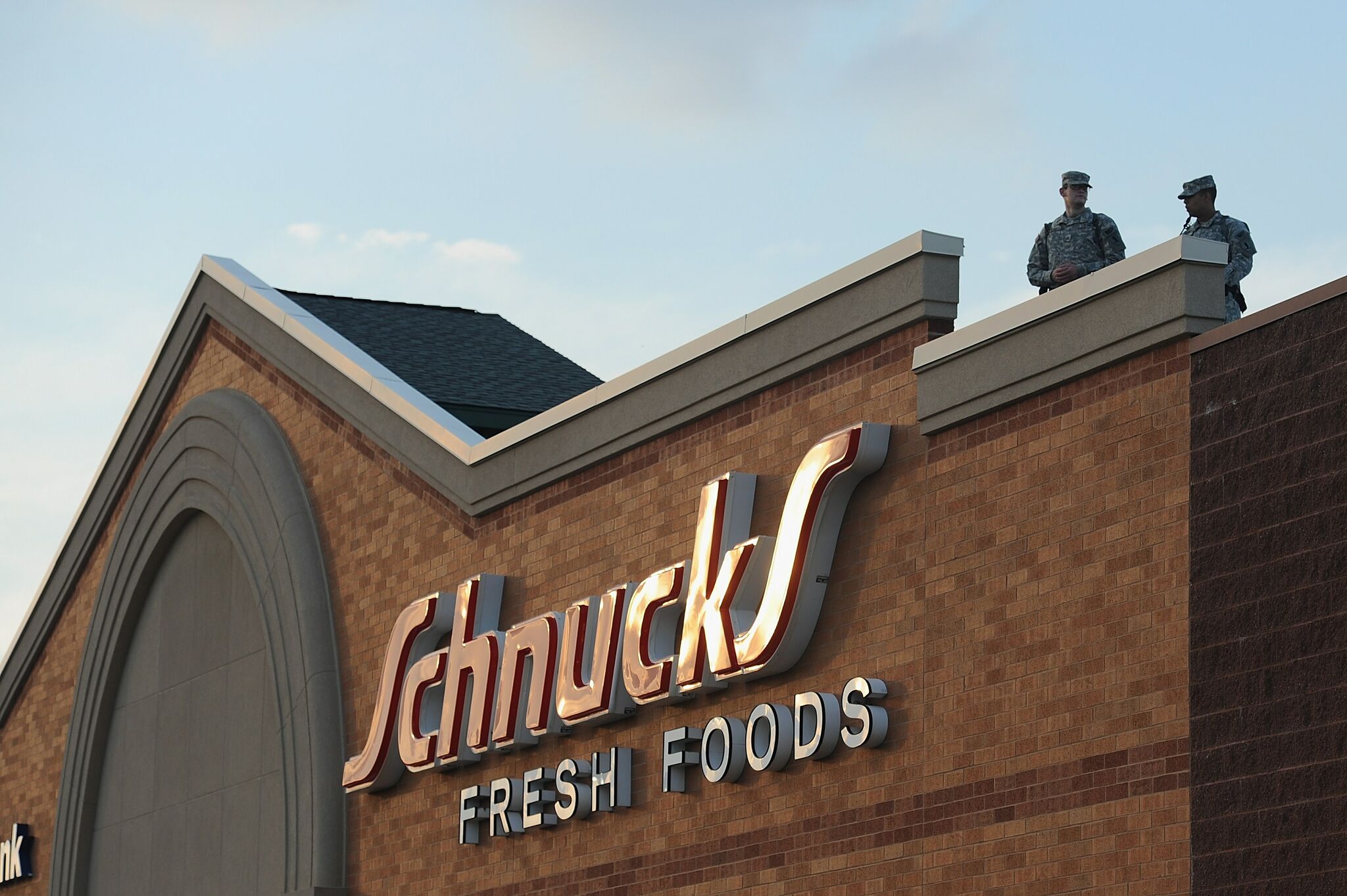 Schnucks Markets buys Festival Foods, Hometown Grocers in Wisconsin