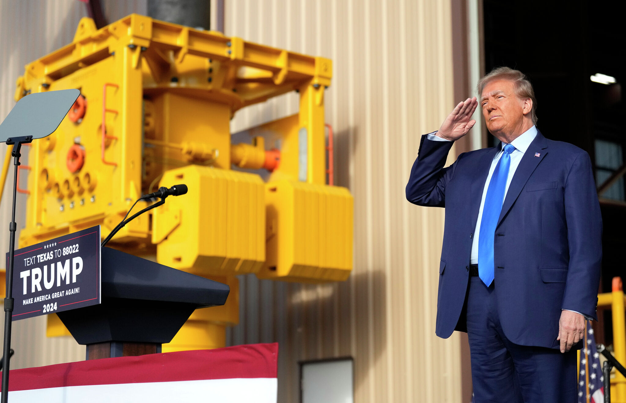 Donald Trump in Houston calls convicted Jan. 6 rioters ‘hostages’