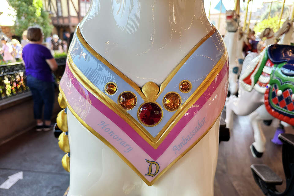 Why Disneyland fans are obsessed with one King Arthur Carrousel horse