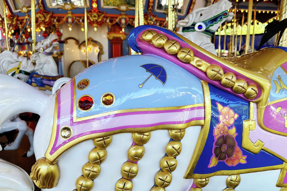 Why Disneyland fans are obsessed with one King Arthur Carrousel horse