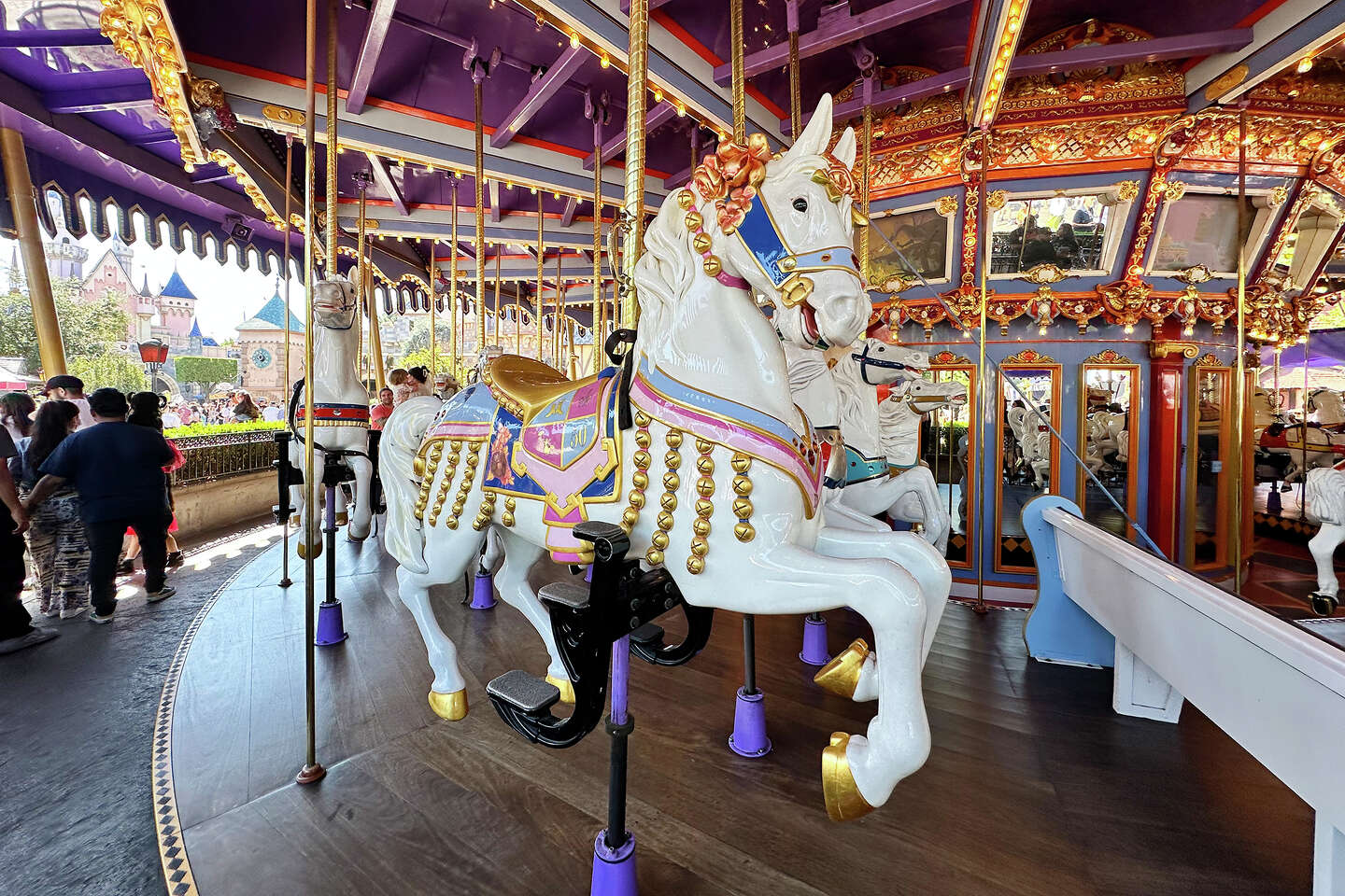Why Disneyland fans are obsessed with one King Arthur Carrousel horse