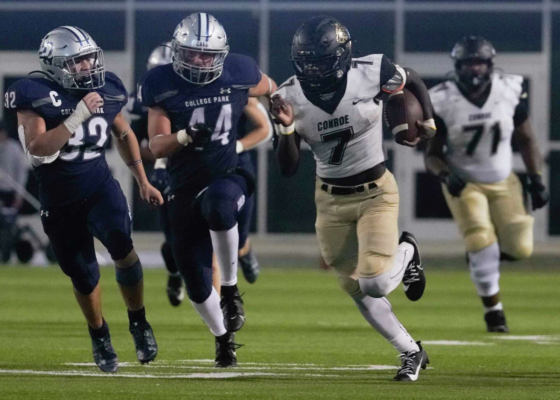 Conroe Tigers top College Park Cavaliers for final playoff spot