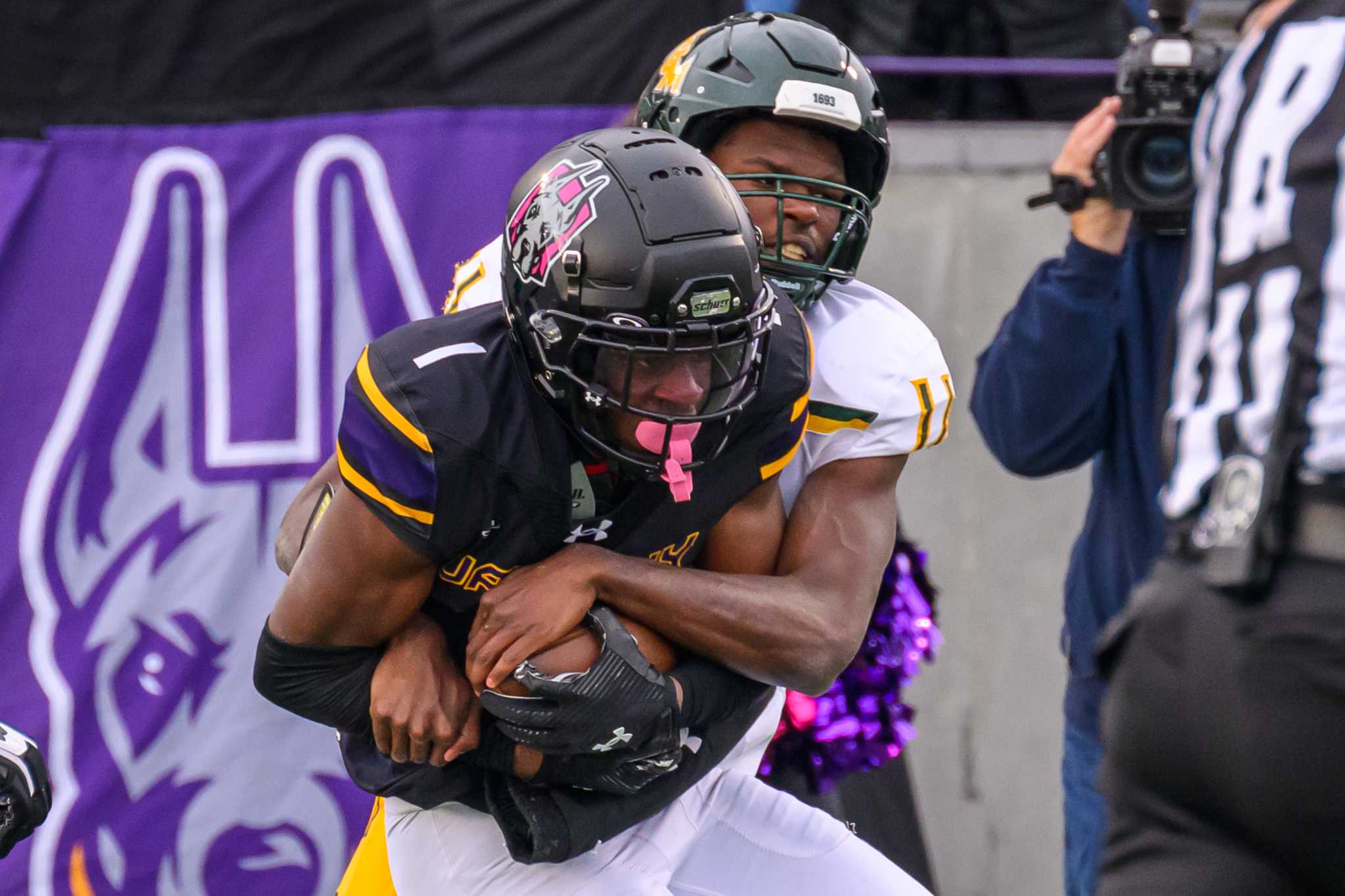 UAlbany football’s Aamir Hall faces former team in FCS playoffs