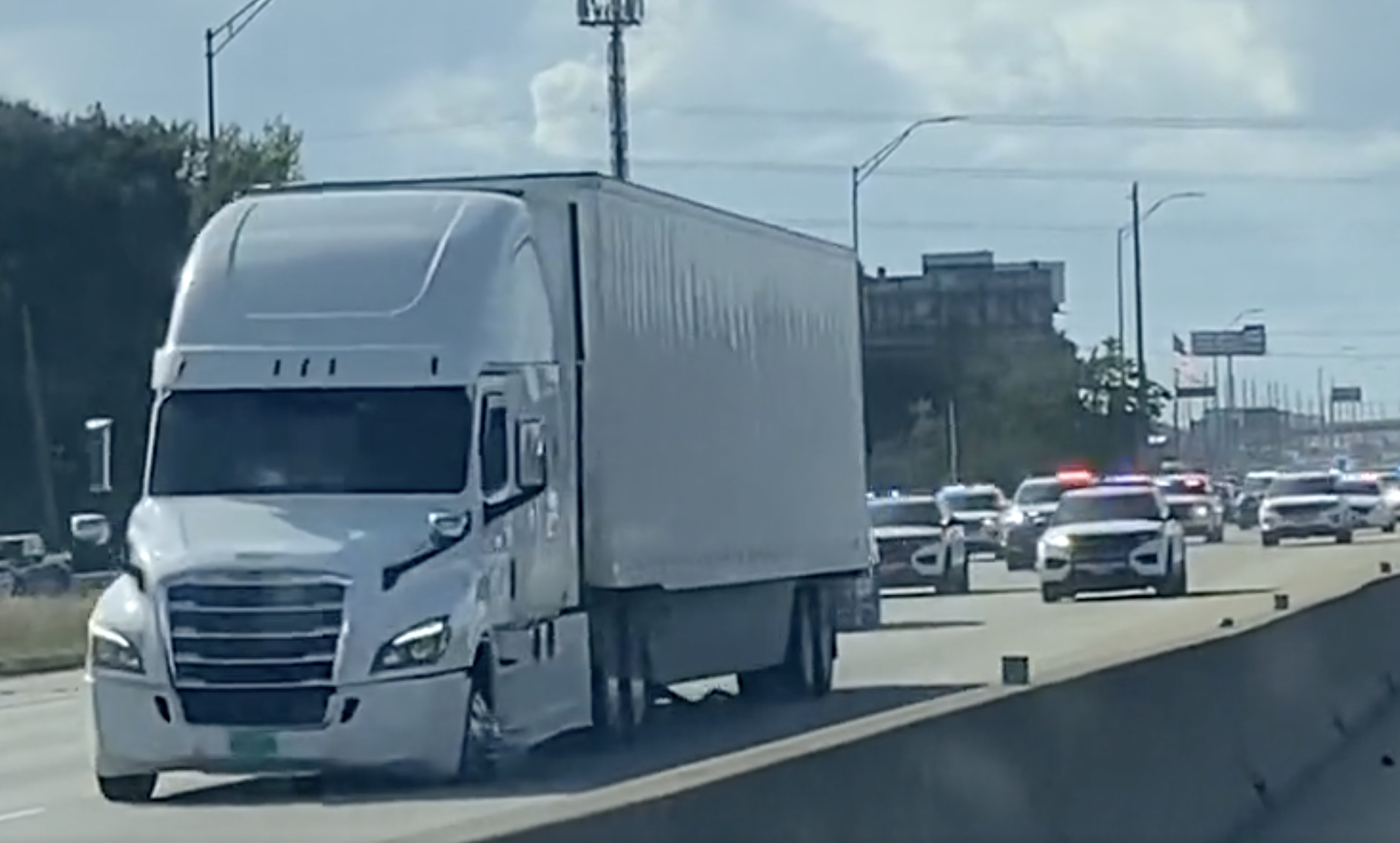 VIDEO: 18-wheeler leads Houston-area police on 2-hour chase