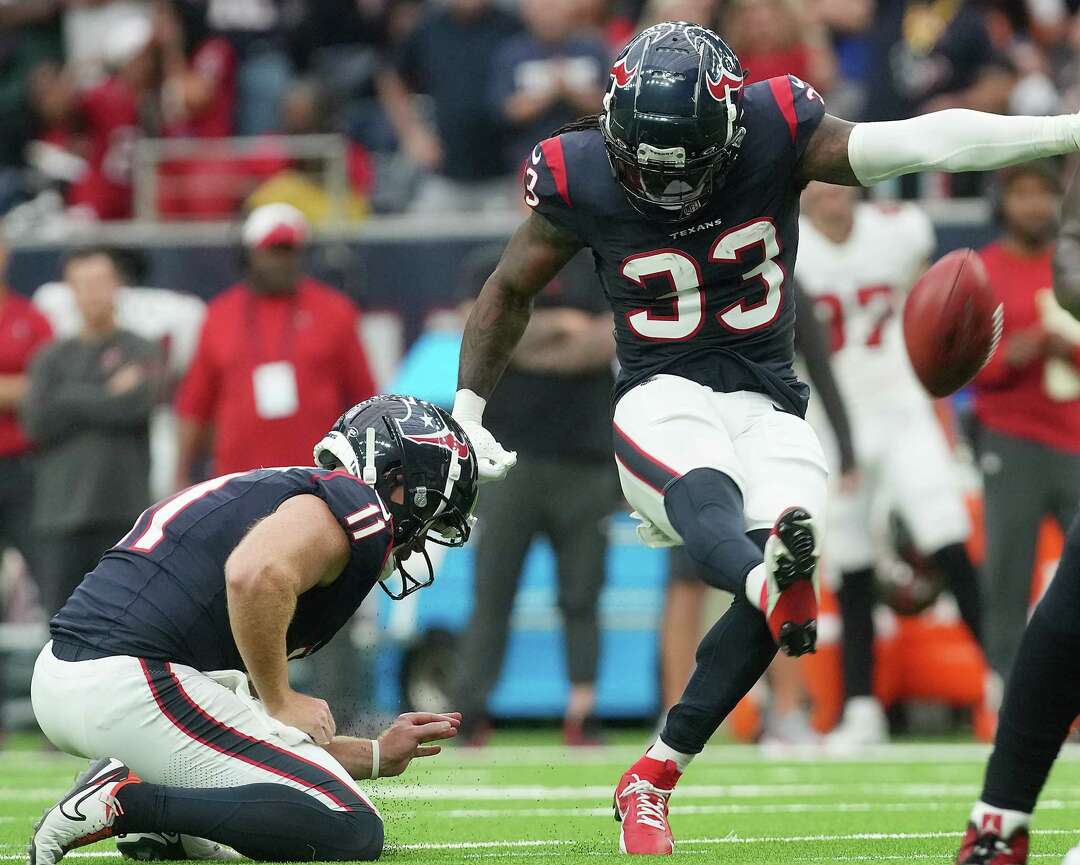 Texans Dare Ogunbowale explains growth into emergency kicker after win