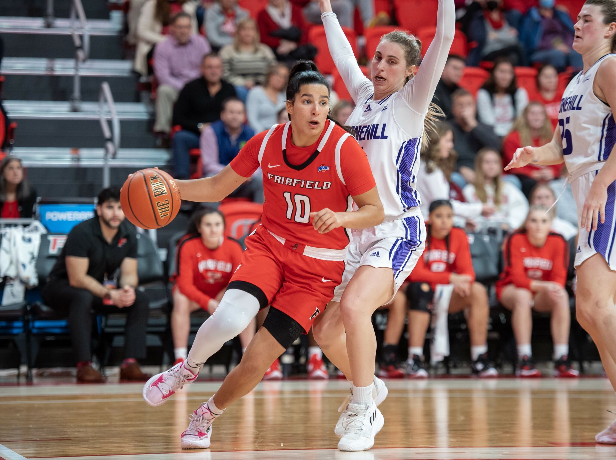 Behind Izabela Nicoletti Leite's road to Fairfield basketball