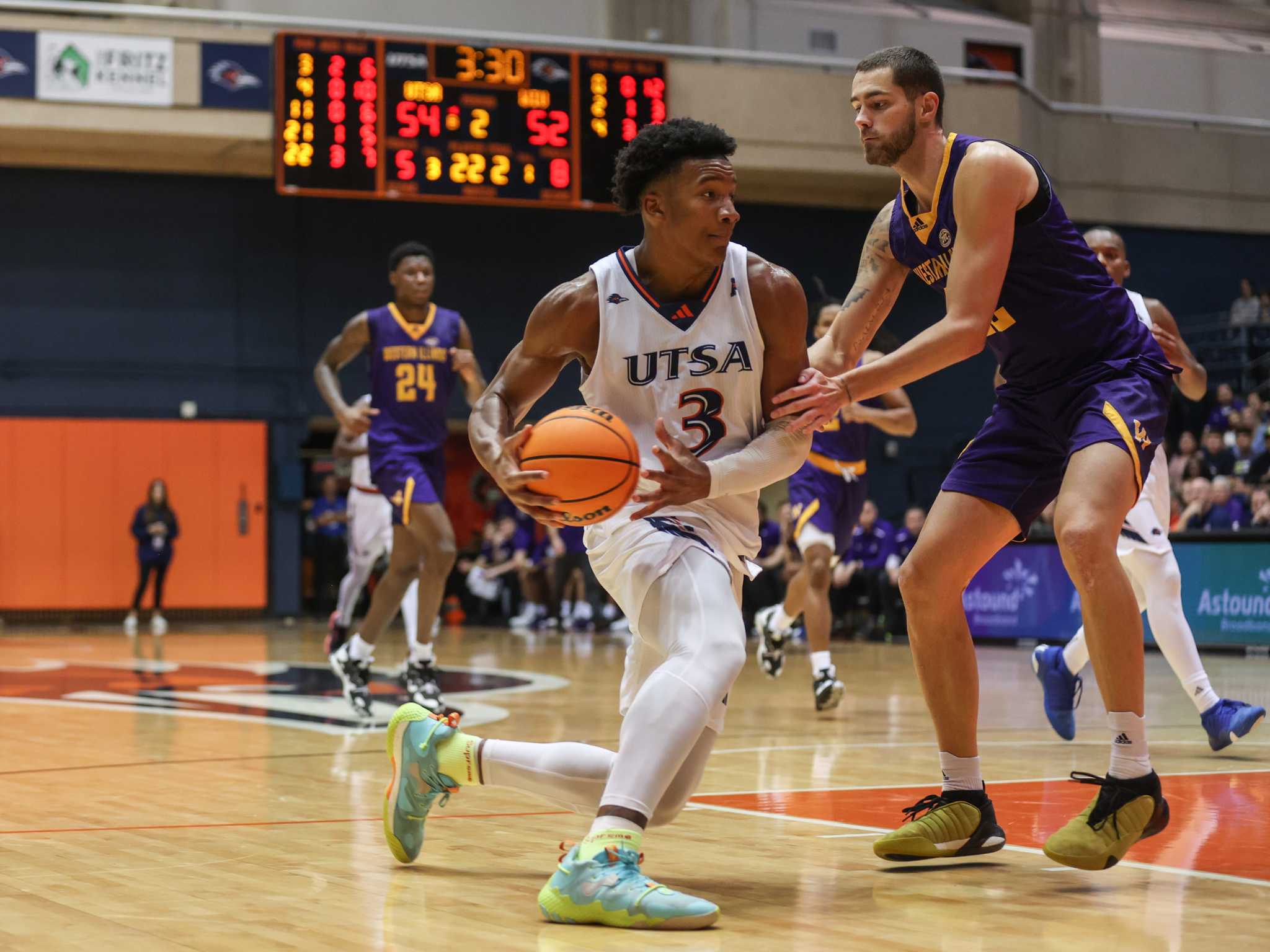 Jordan Ivy-Curry leads high-scoring UTSA past Prairie View A&M