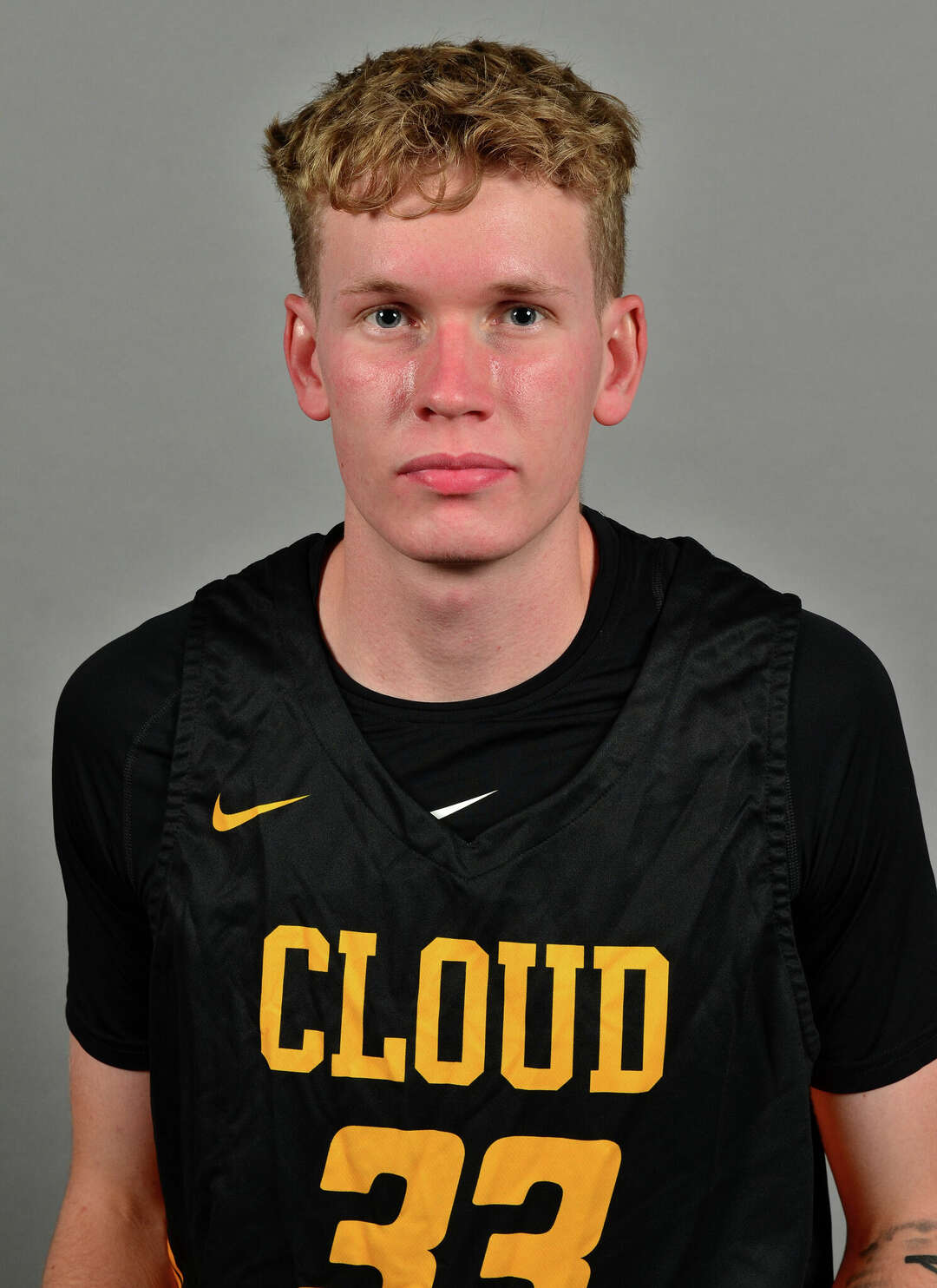 Former UConn walk-on Emmett Hendry seeks exposure at Kansas JUCO.