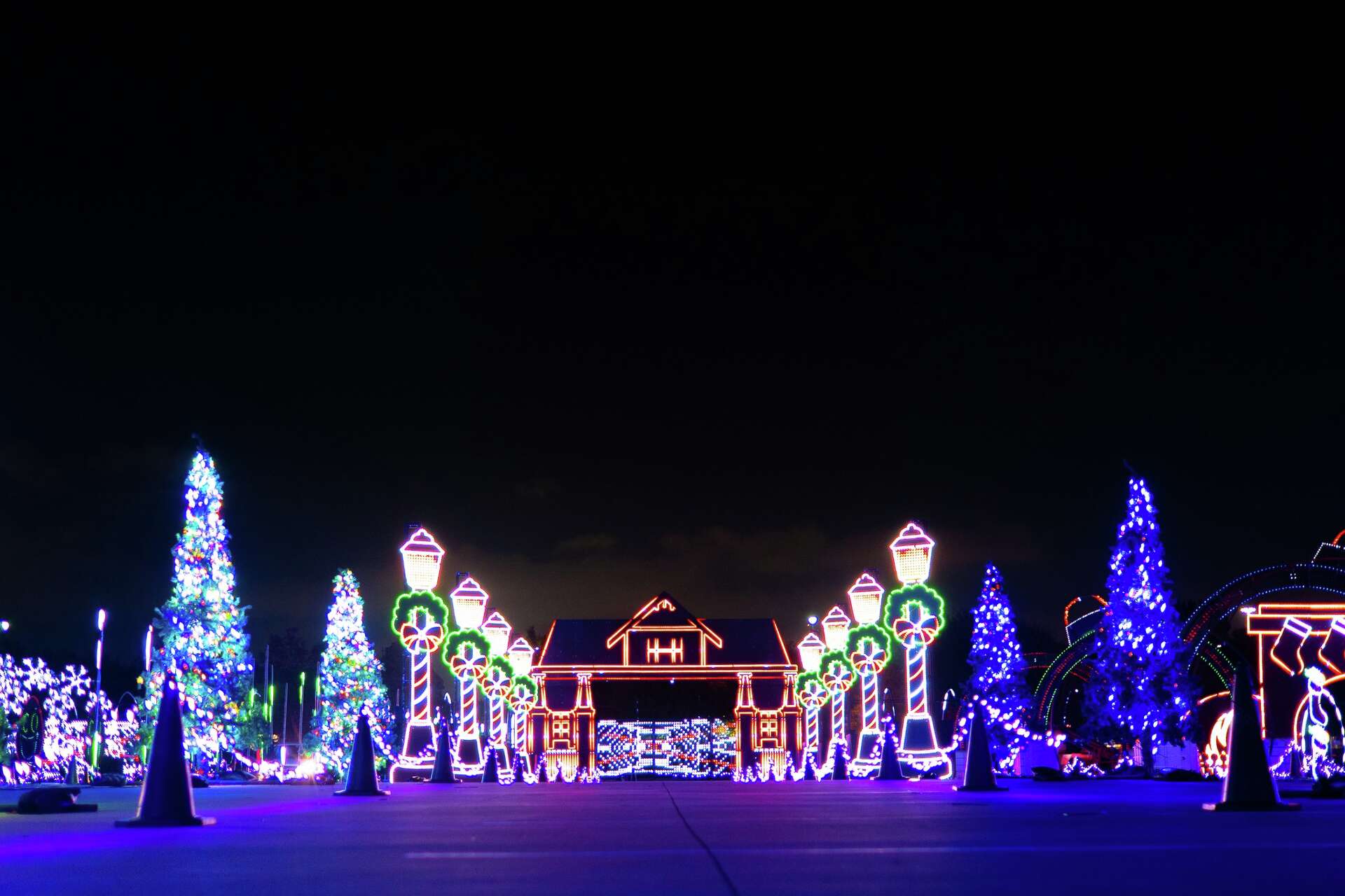 The Light Park at Typhoon Texas illuminates Katy for holiday season