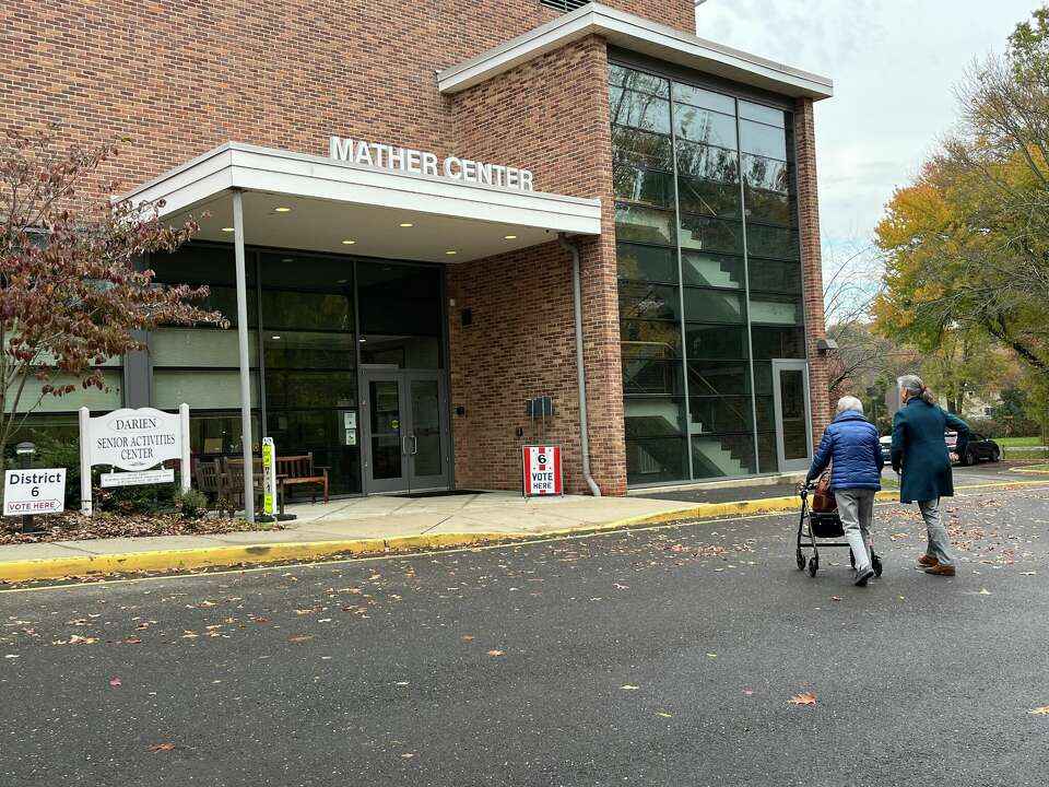 Unofficial results: Zagrodzky elected Darien first selectman