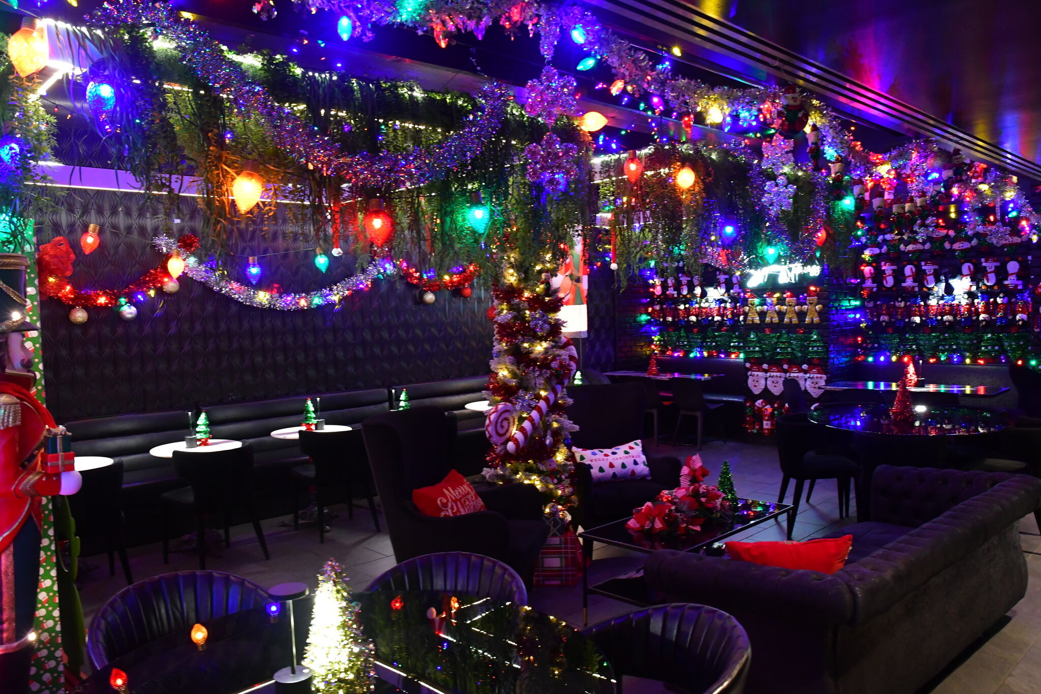 Small Bites: Sip Haus opens Christmas pop-up