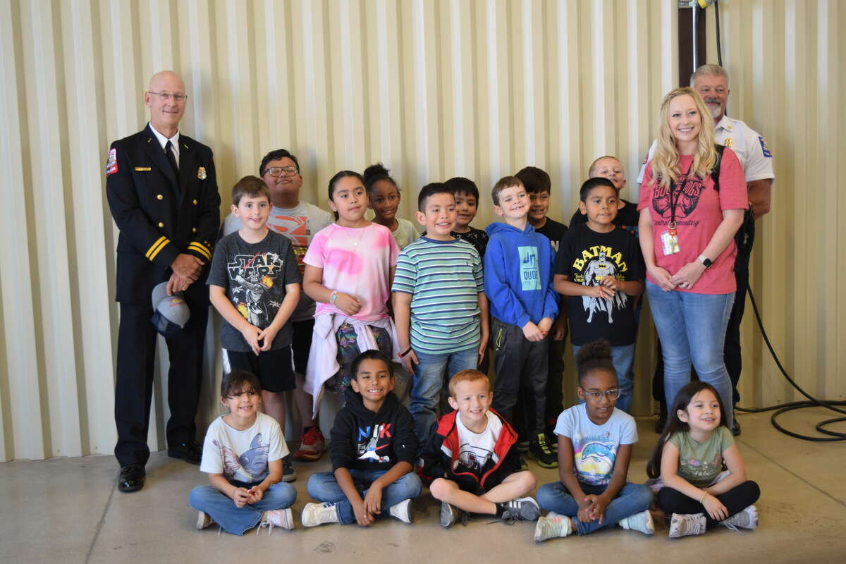 Plainview ISD students rewarded with pizza party at Fire Station 2