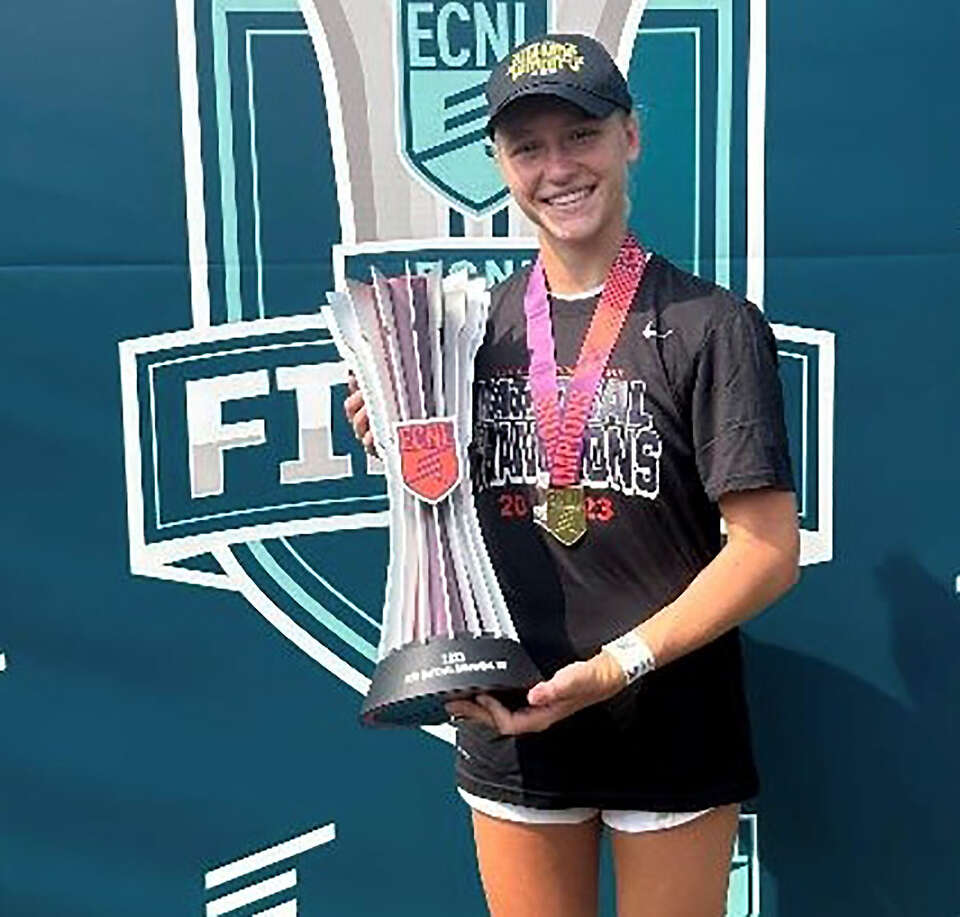 Lily Freer commits to play soccer at Stanford University