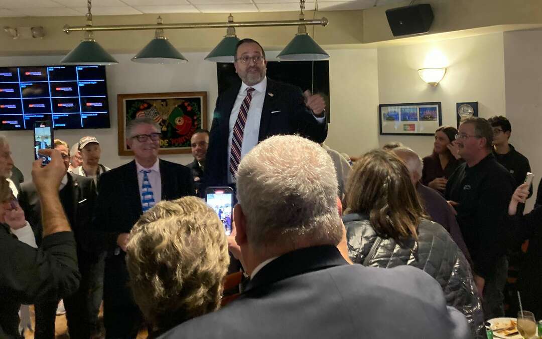 Who is Roberto Alves, Danbury's next Democratic mayor