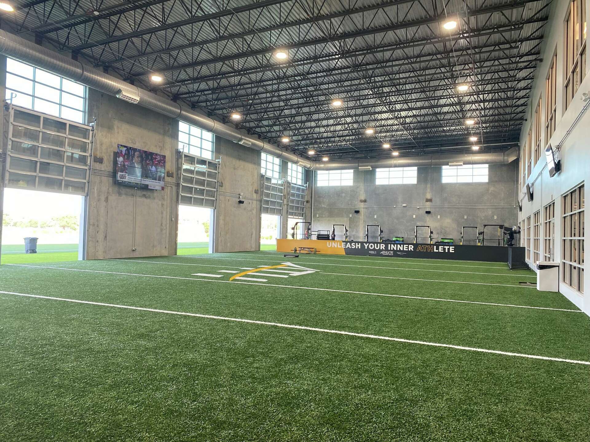 Memorial Hermann opens $15M Pearland athletic facility. See inside.