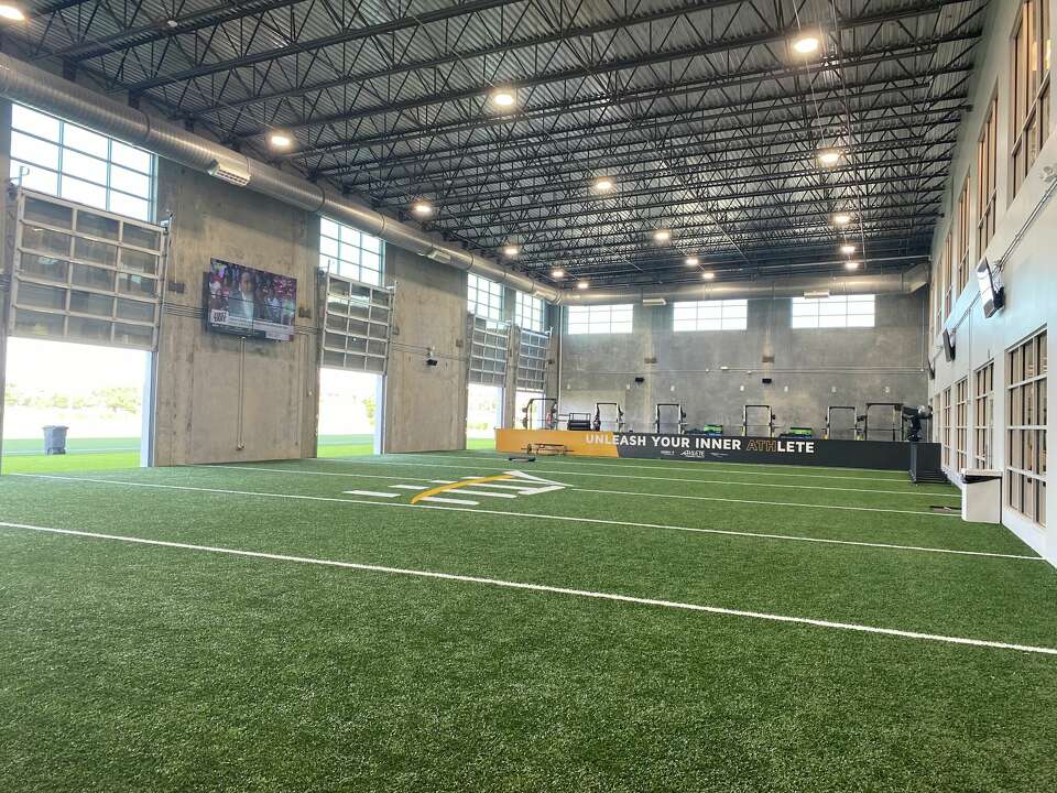 Memorial Hermann opens $15M Pearland athletic facility. See inside.
