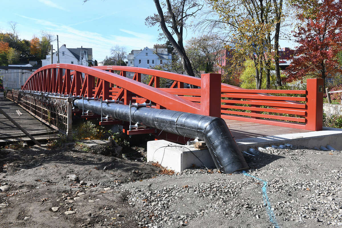 Stamford's temporary West Main Street bridge could open by year's end