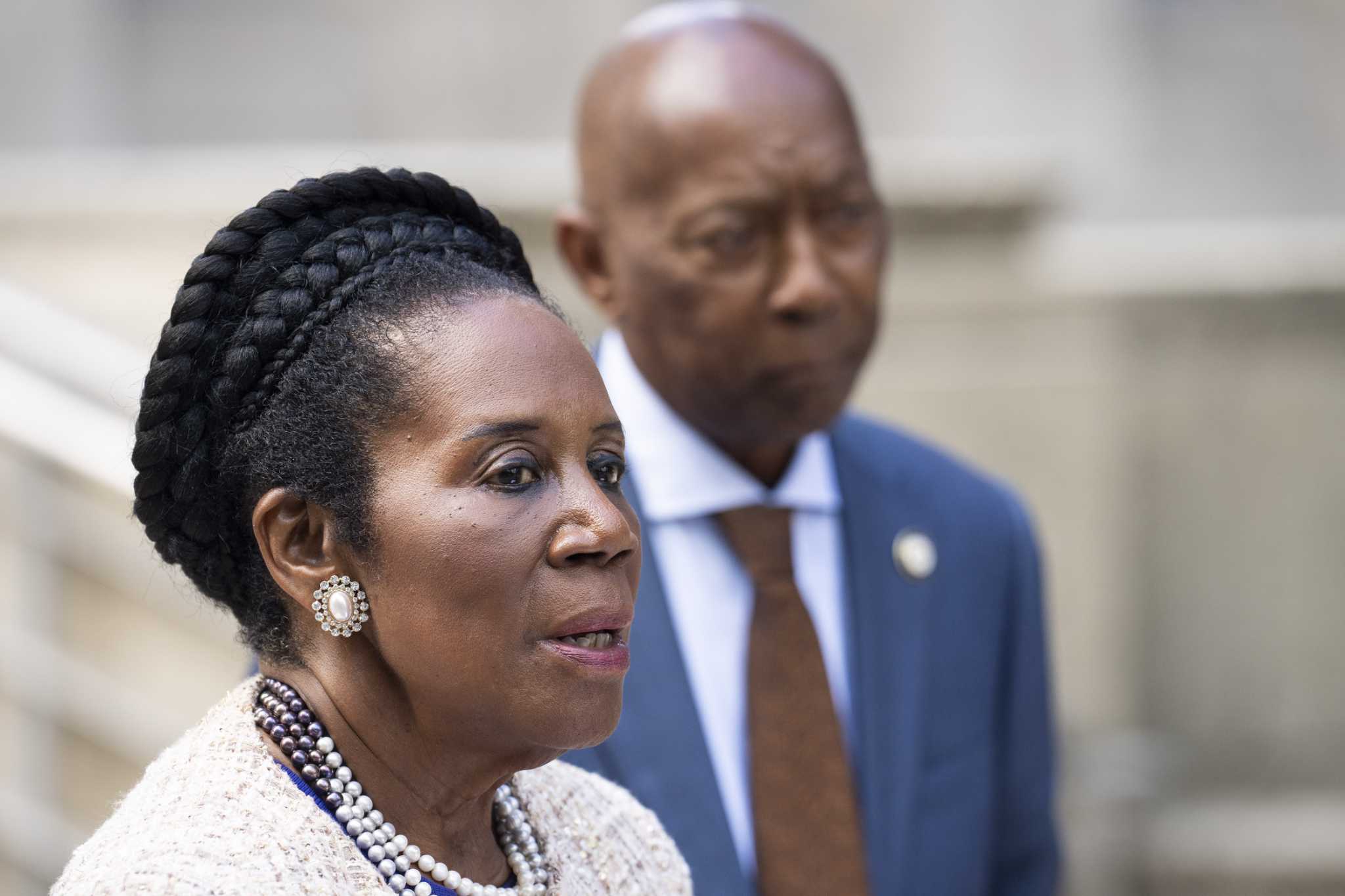 Houston Mayor Turner endorses Jackson Lee in runoff election