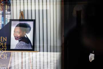 Slain young Bay Area mother and future lawyer mourned in Oakland