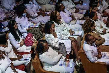 Slain young Bay Area mother and future lawyer mourned in Oakland