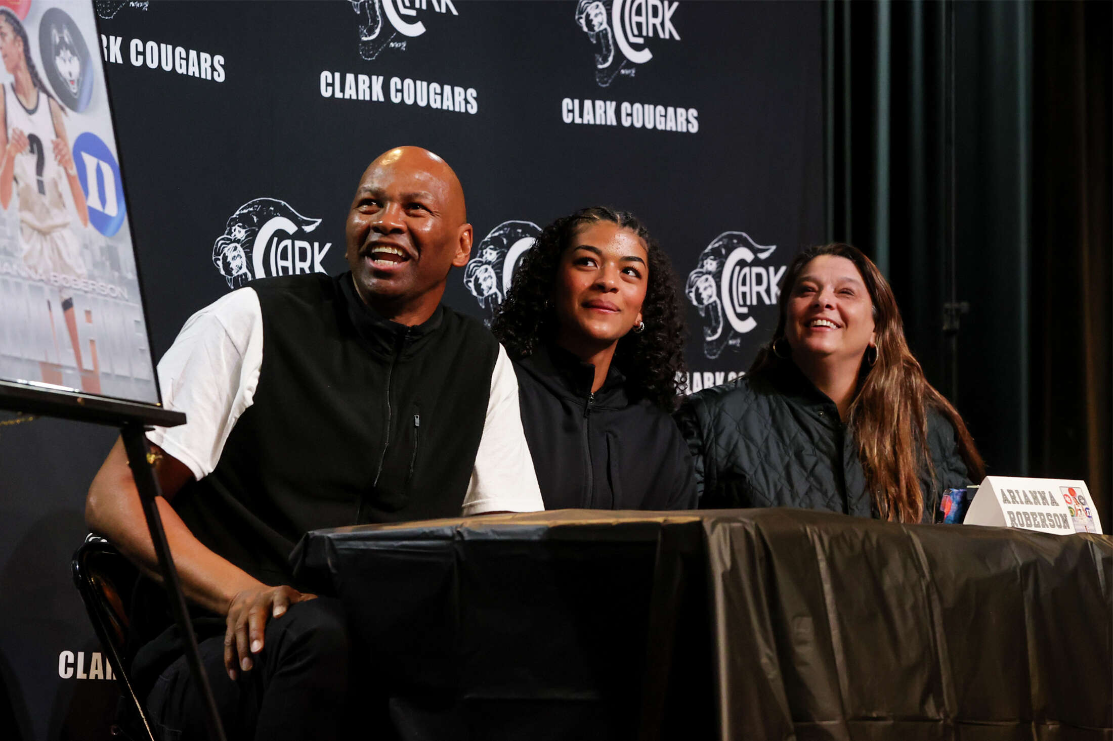 Clark Basketball Arianna Roberson Reveals She Is Headed To Duke