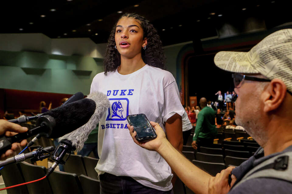 Clark basketball Arianna Roberson reveals she is headed to Duke