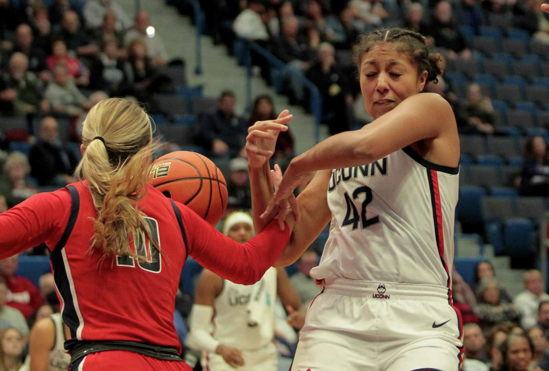 Ex-UConn player Amari DeBerry transfering to Maryland.