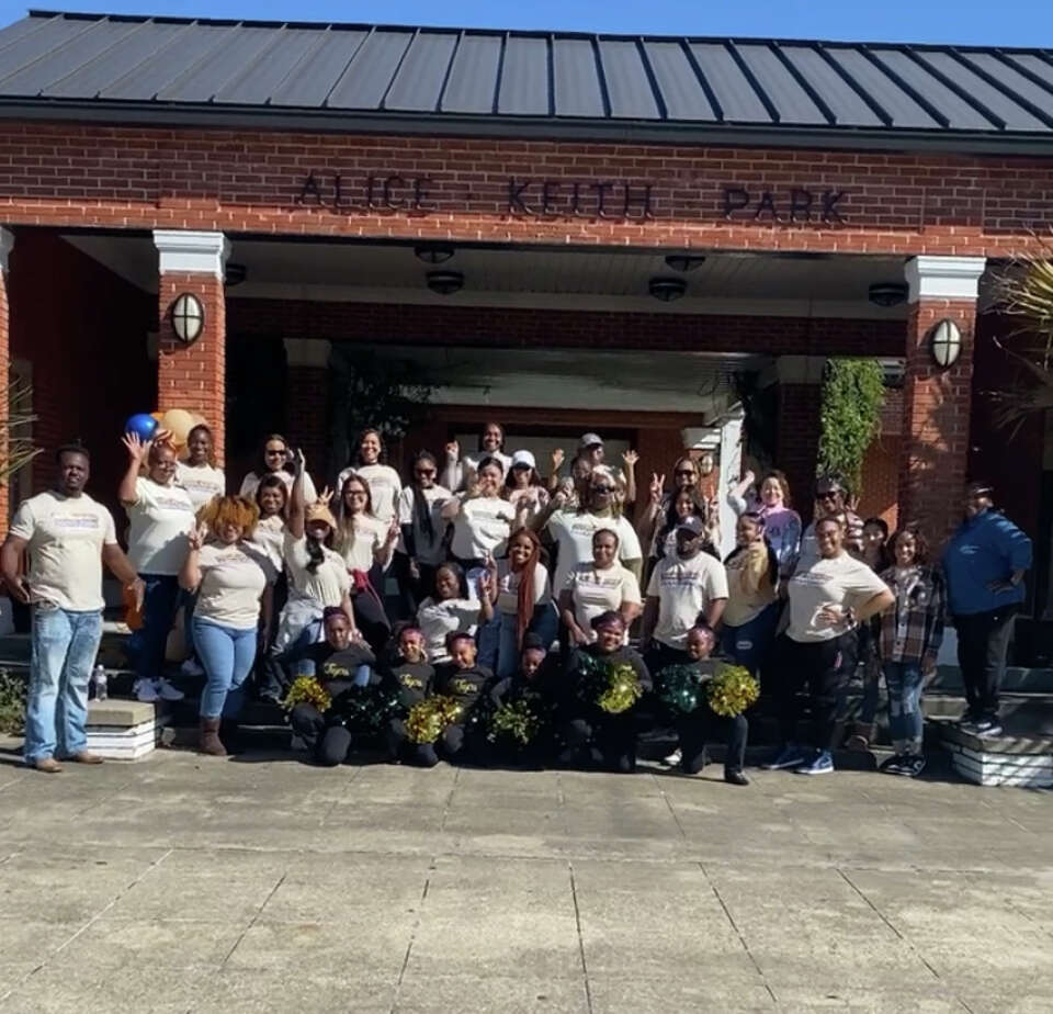 Beaumont Thanksgiving drive-thru to help more than 300 families